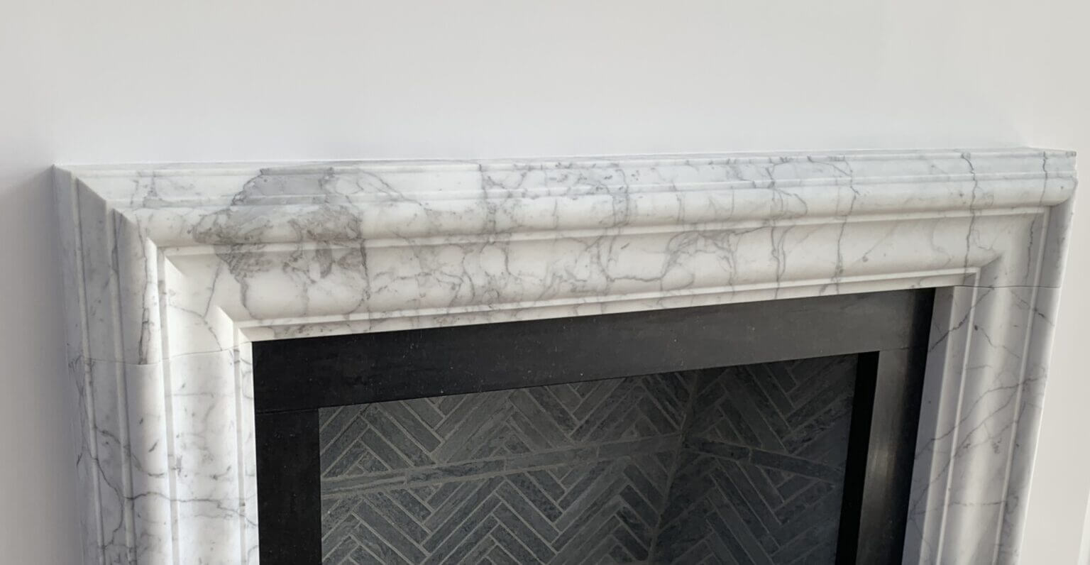 Calacatta marble fireplace - Versailles Surface