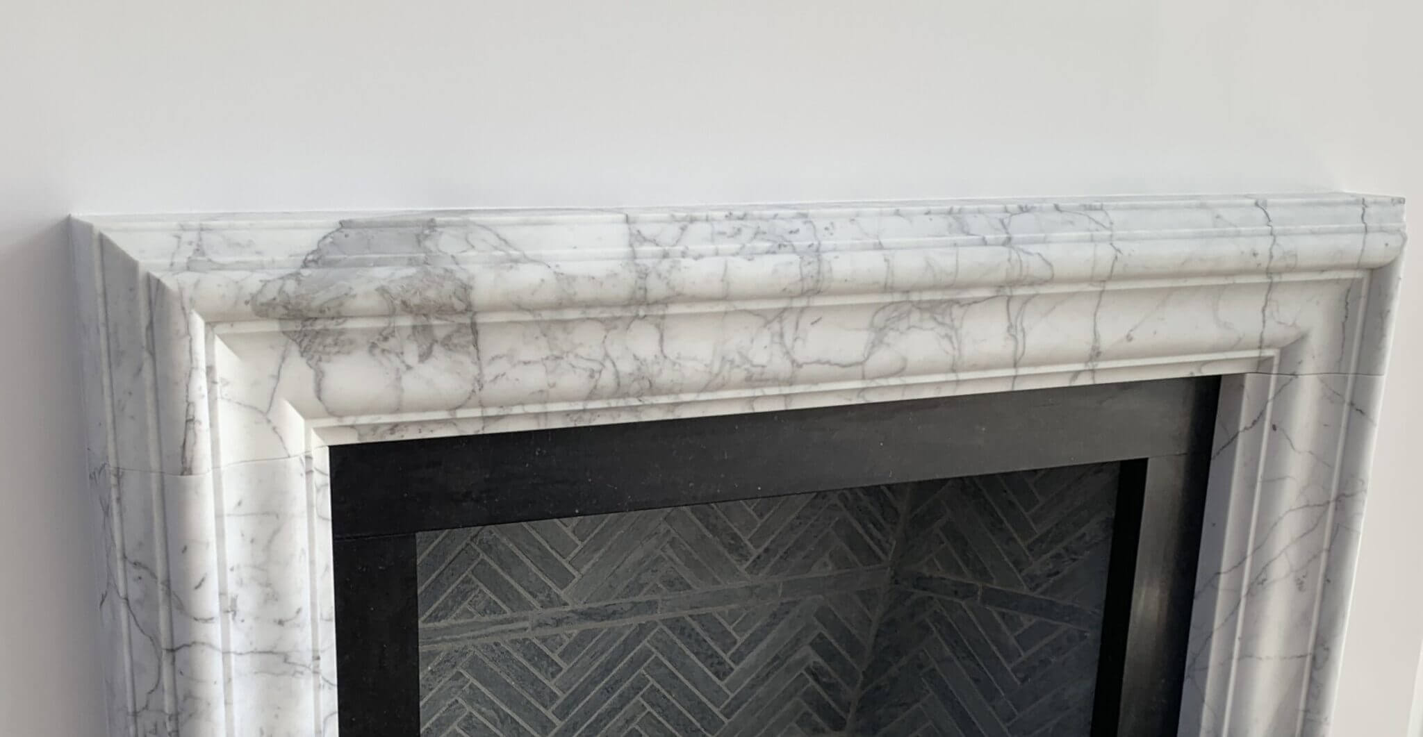 Calacatta marble fireplace - Versailles Surface